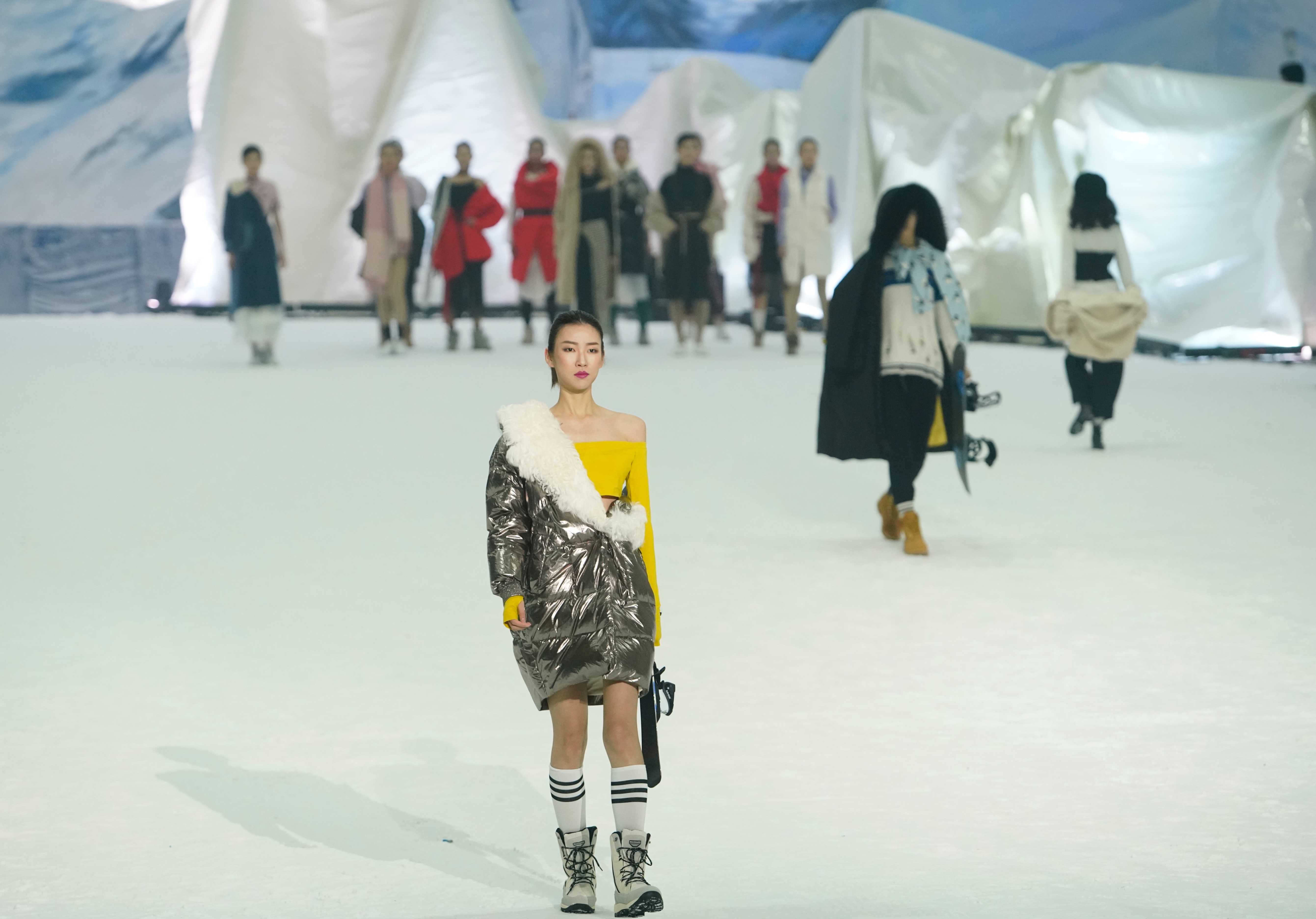Frozen Fashion, The 1st Indoor Fashion Show on Ice in Chongqing ...