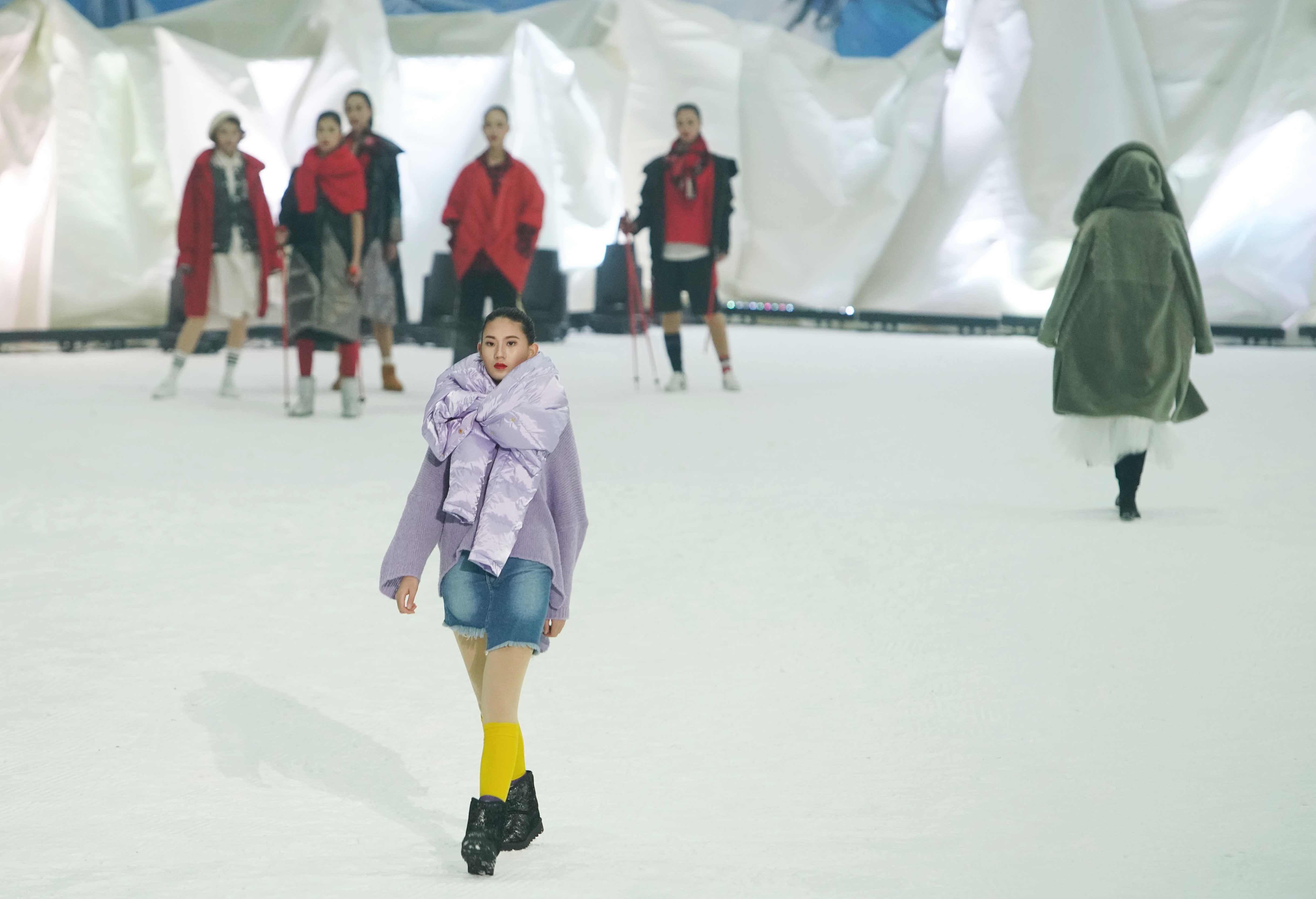 Frozen Fashion, The 1st Indoor Fashion Show on Ice in Chongqing ...