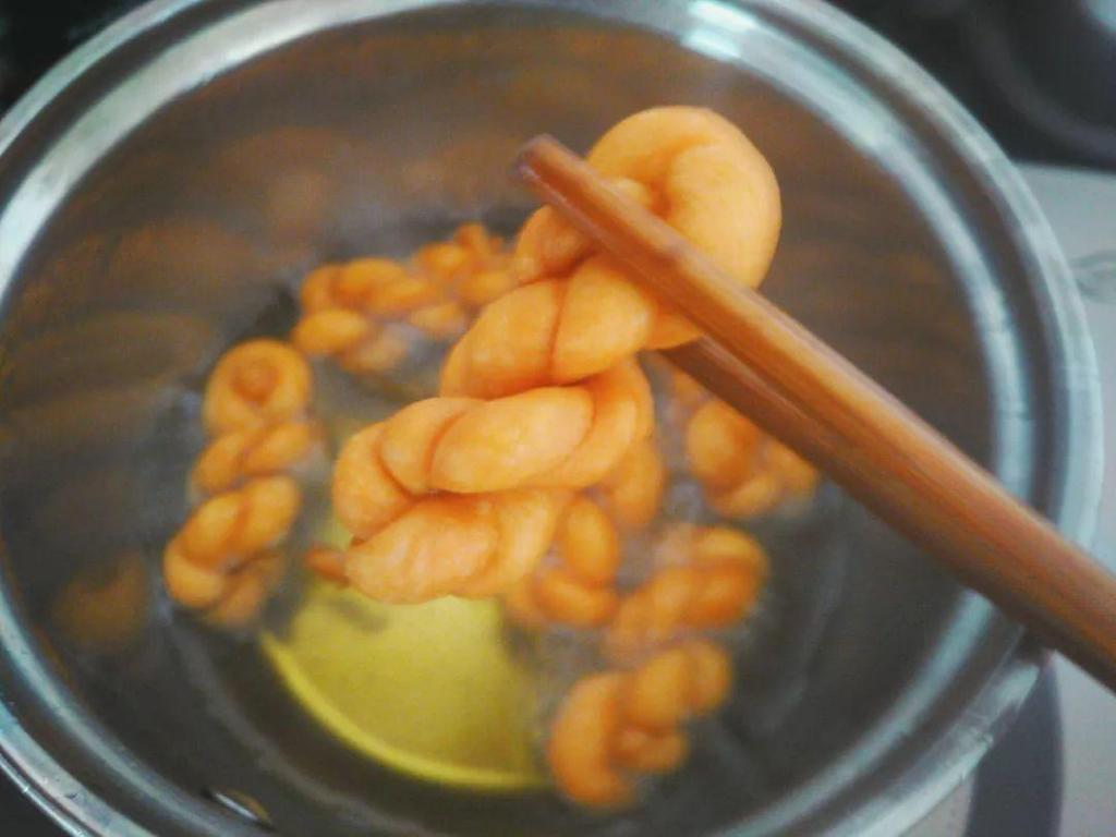 Mahua (Fried Dough Twist) | ichongqing