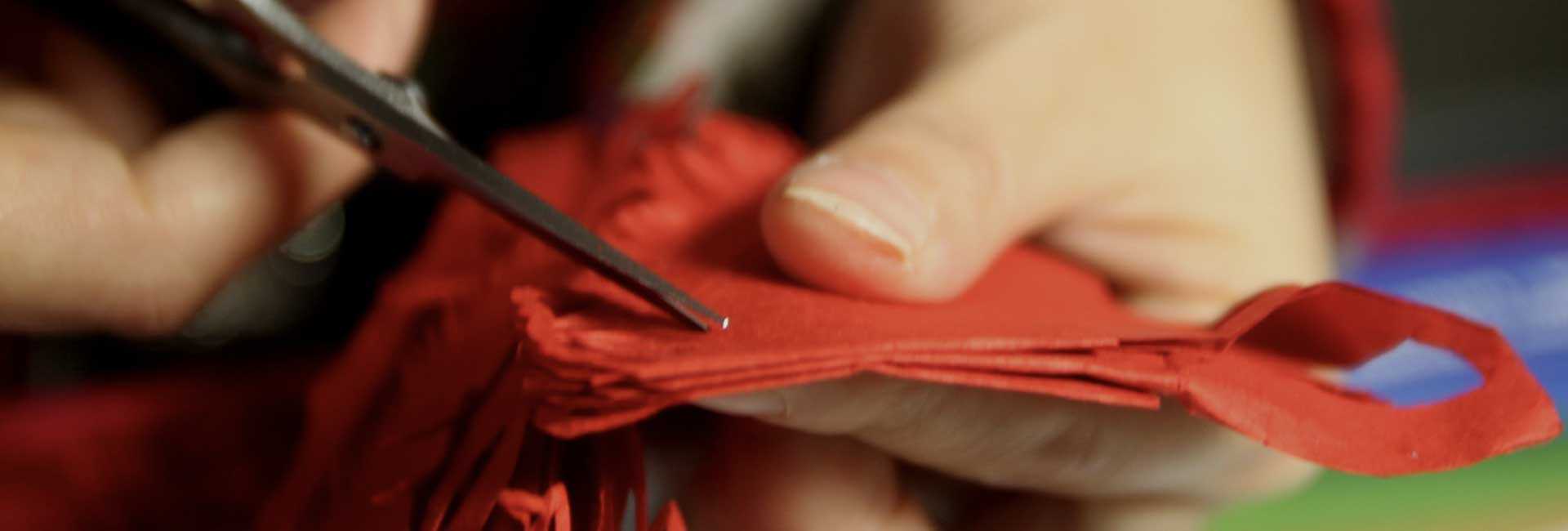 A Paper-Cutting Life of a Chongqing Craftswoman | ichongqing
