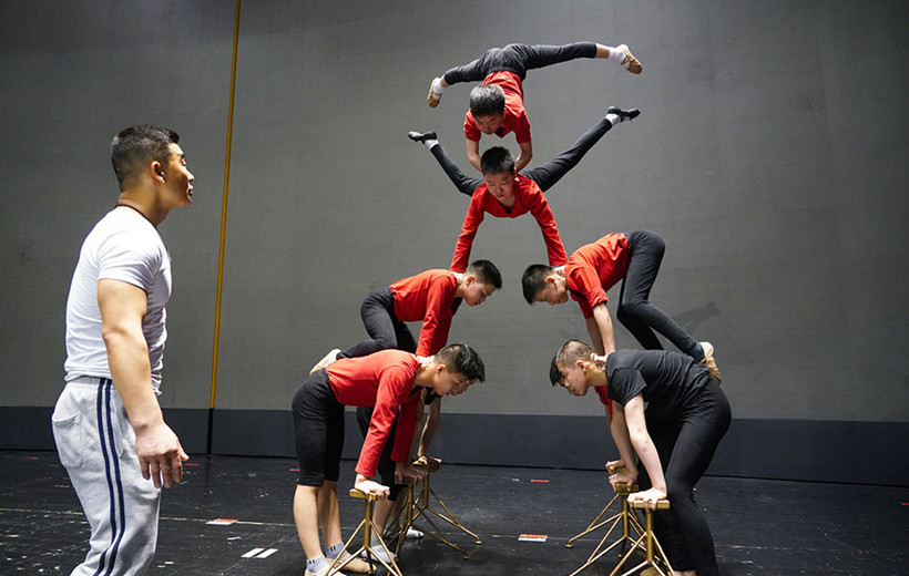 Top Acrobatic Show Dayu Unveiled in Chongqing International Circus City ...