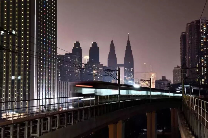 Go Sightseeing by Taking Chongqing Rail Transit in Spring | ichongqing