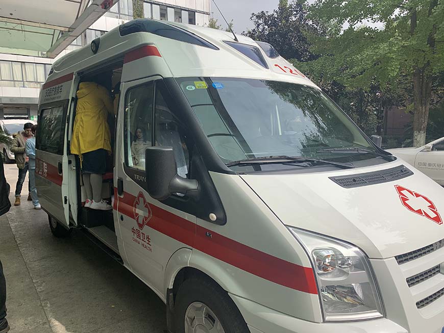 Chongqing's First 5G Emergency Ambulance Departs | ichongqing