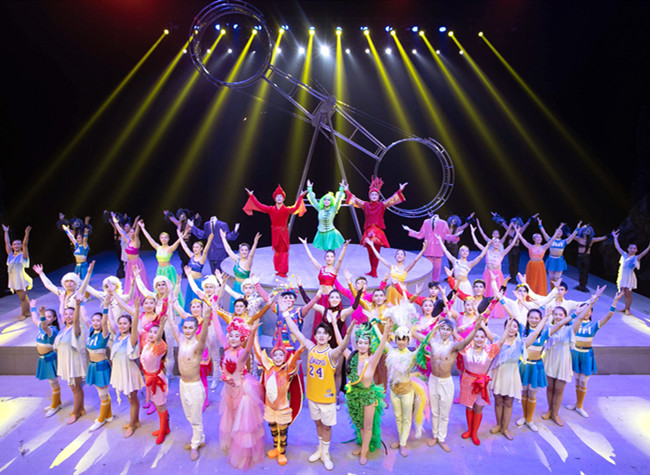 Join the Circus Carnival! Guinness World Records Team to Tightrope ...