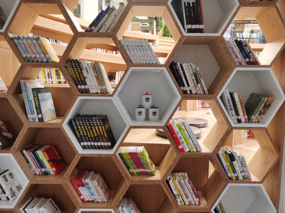 The Country's First Expressway Service Area Library Opens in Chongqing ...