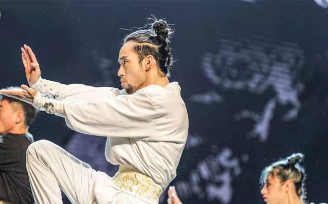 Outstanding Dancers Being Rewarded at "China Hip Hop Awards Ceremony ...