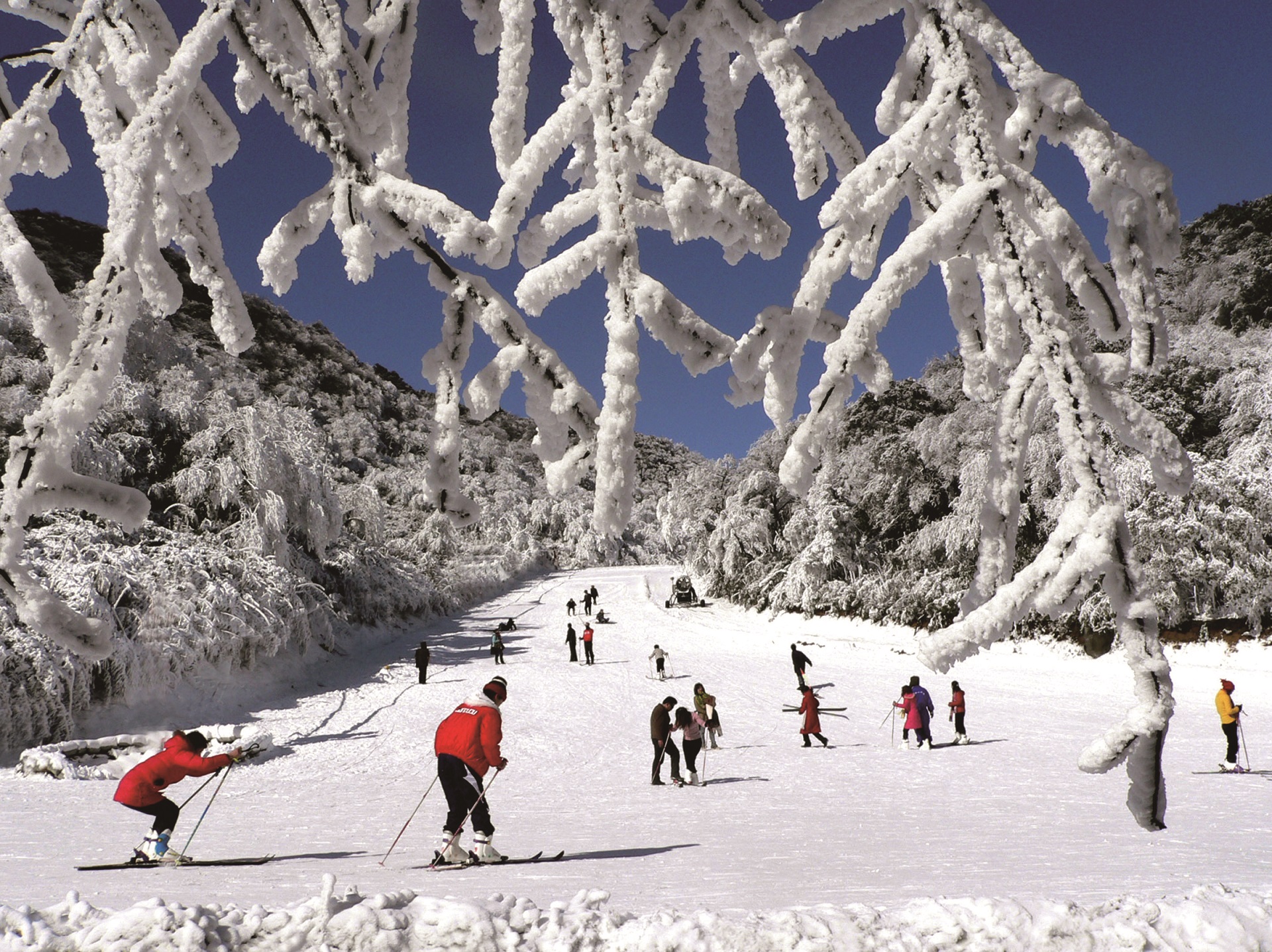 Snow, Skiing and Hot Spring, Winter Tourism Season Starts in Chongqing ...