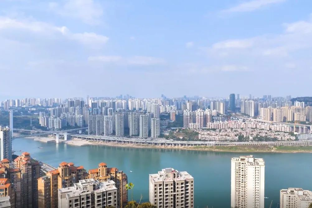 Hiking in Springtime along Chongqing's Just-opened Cliff Trail | ichongqing