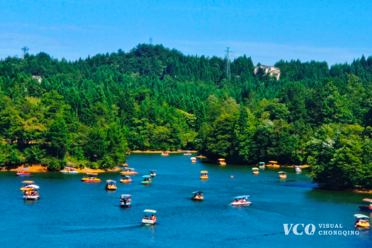 Visual Chongqing | The Moon Lake | ichongqing