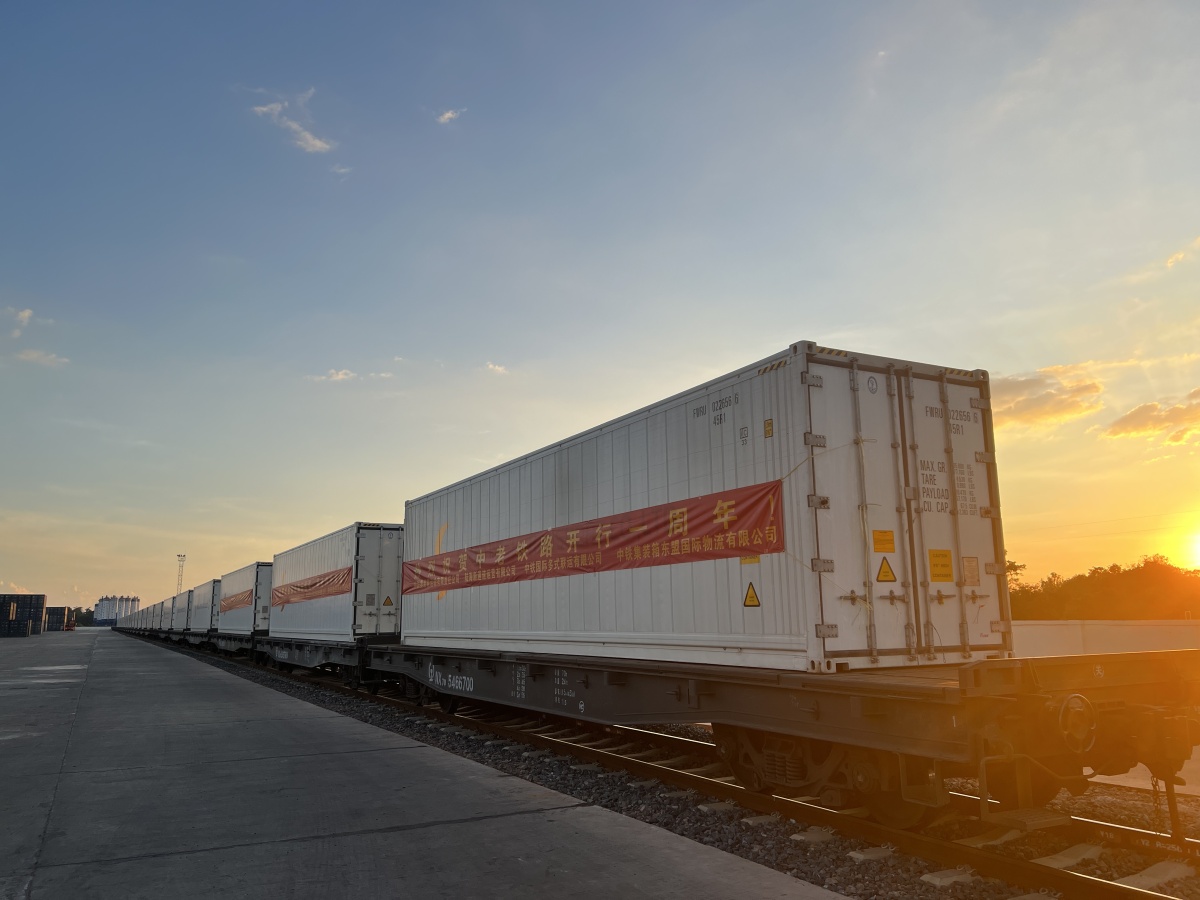 China-Laos Railway Welcomes its First Cold Chain Fruit Train to ...